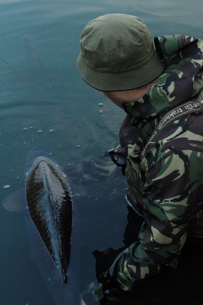 Succesvol vissen op extreme dieptes - Liam Chapman over zijn Engelse ...